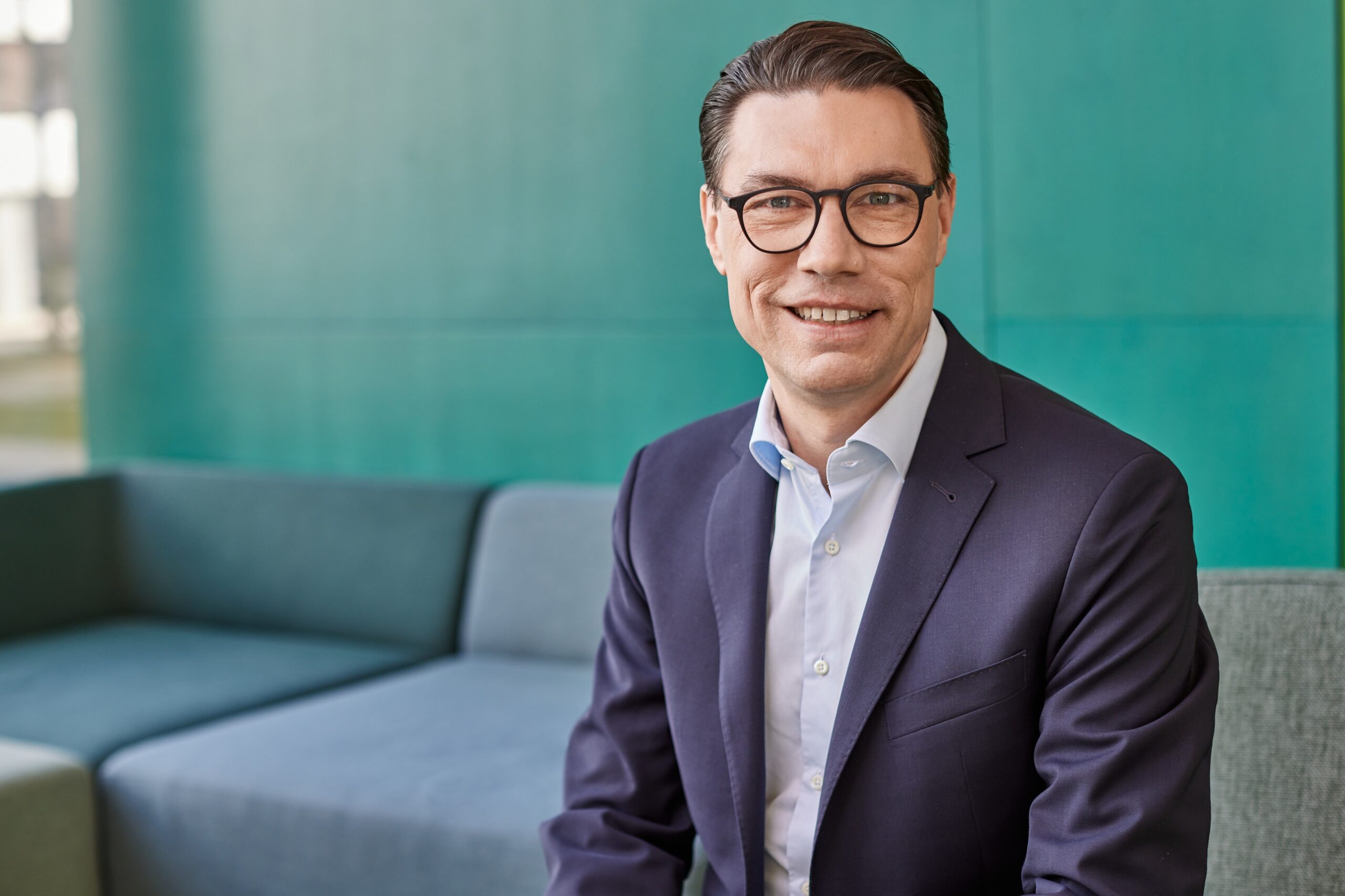 Oliver Eckert Appointed COO of DuMont - DuMont